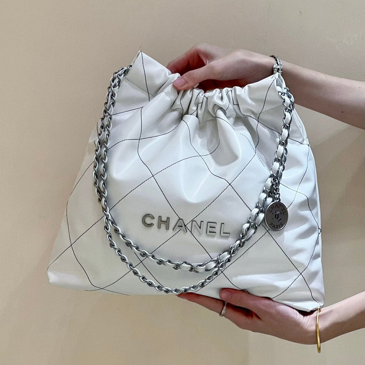 CC 22 Hobo White Black Calfskin Silver Hardware – Kal Recovery