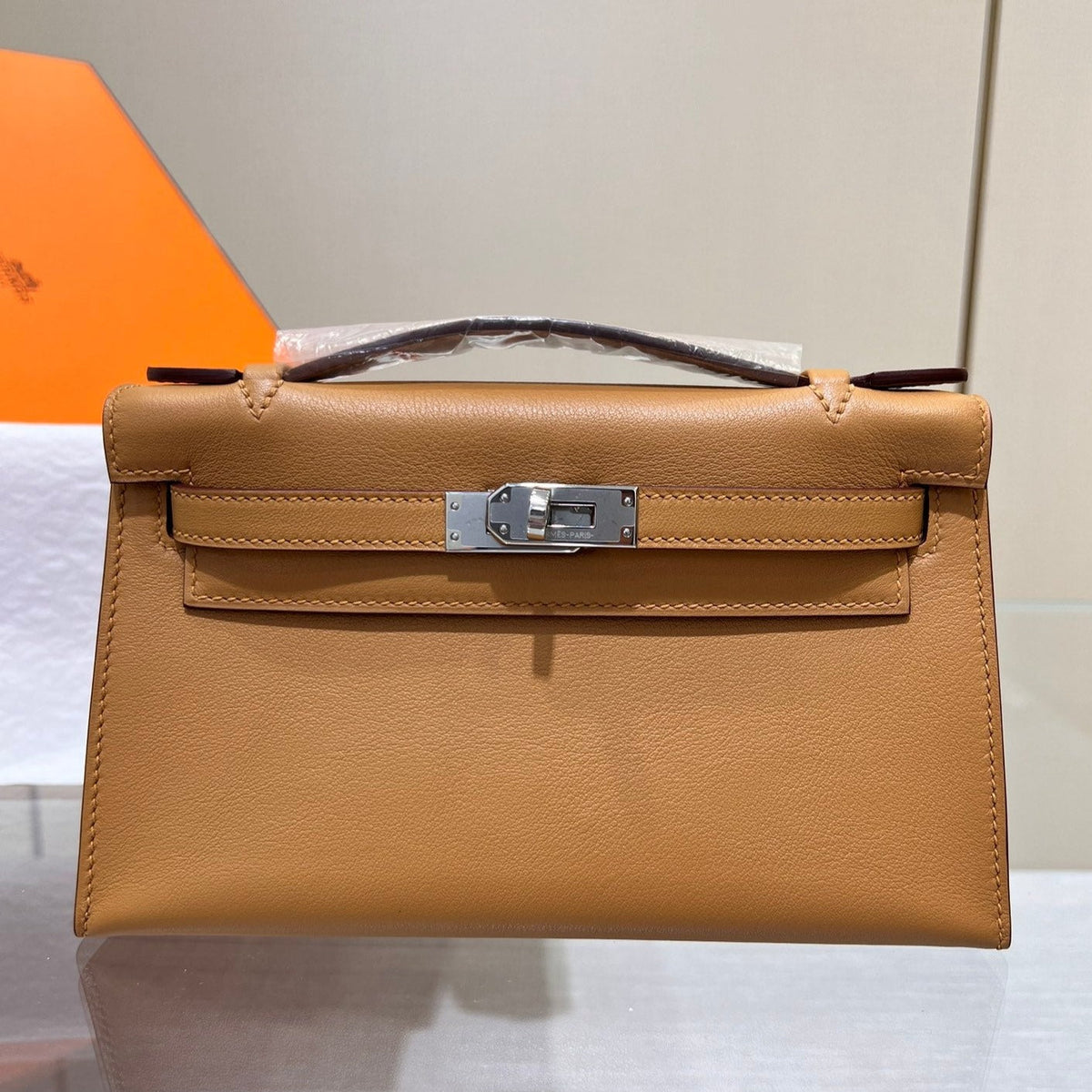 HM KELLY POCHETTE 22CM BROWN SWIFT SILVER HARDWARE – Meejuri