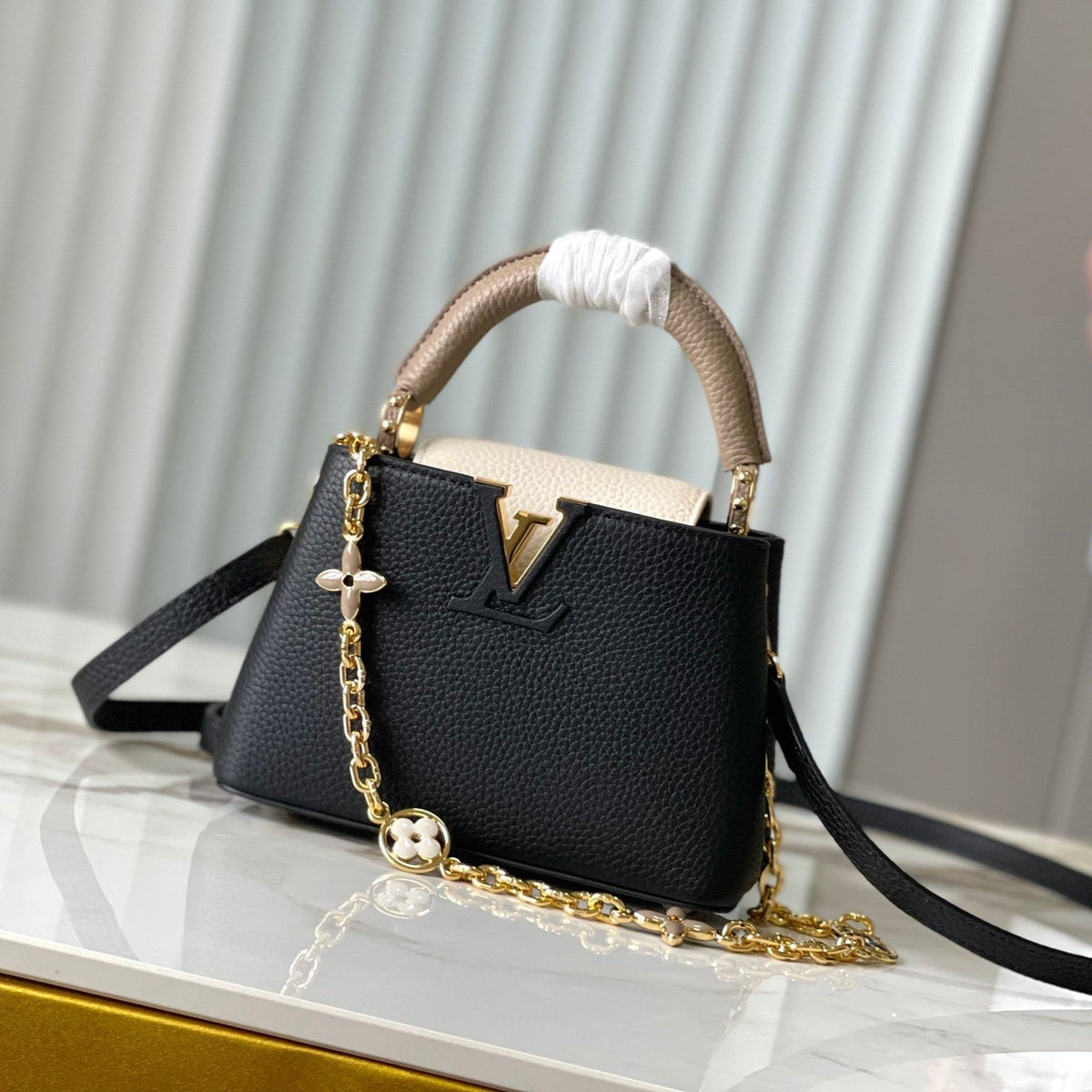 CAPUCINES MINI 21 IN BLACK MIX WHITE TAURILLON GOLD HARDWARE – Meejuri