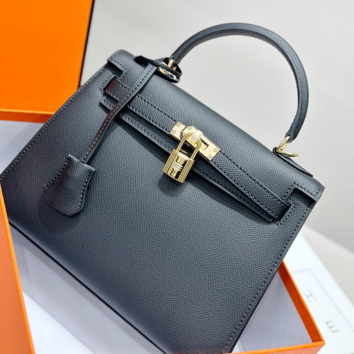 HM Kelly 25cm Black Epsom Leather Gold Hardware – Meejuri