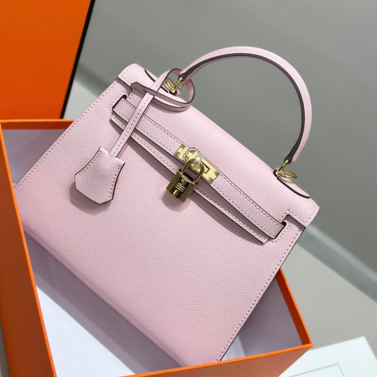 HM Kelly 25cm Light Pink Epsom Leather Gold Hardware – Meejuri