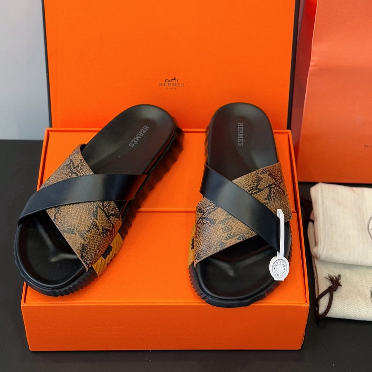 HM Men's Infra Slide Black Brown Cowhide 599991 – Kal Recovery