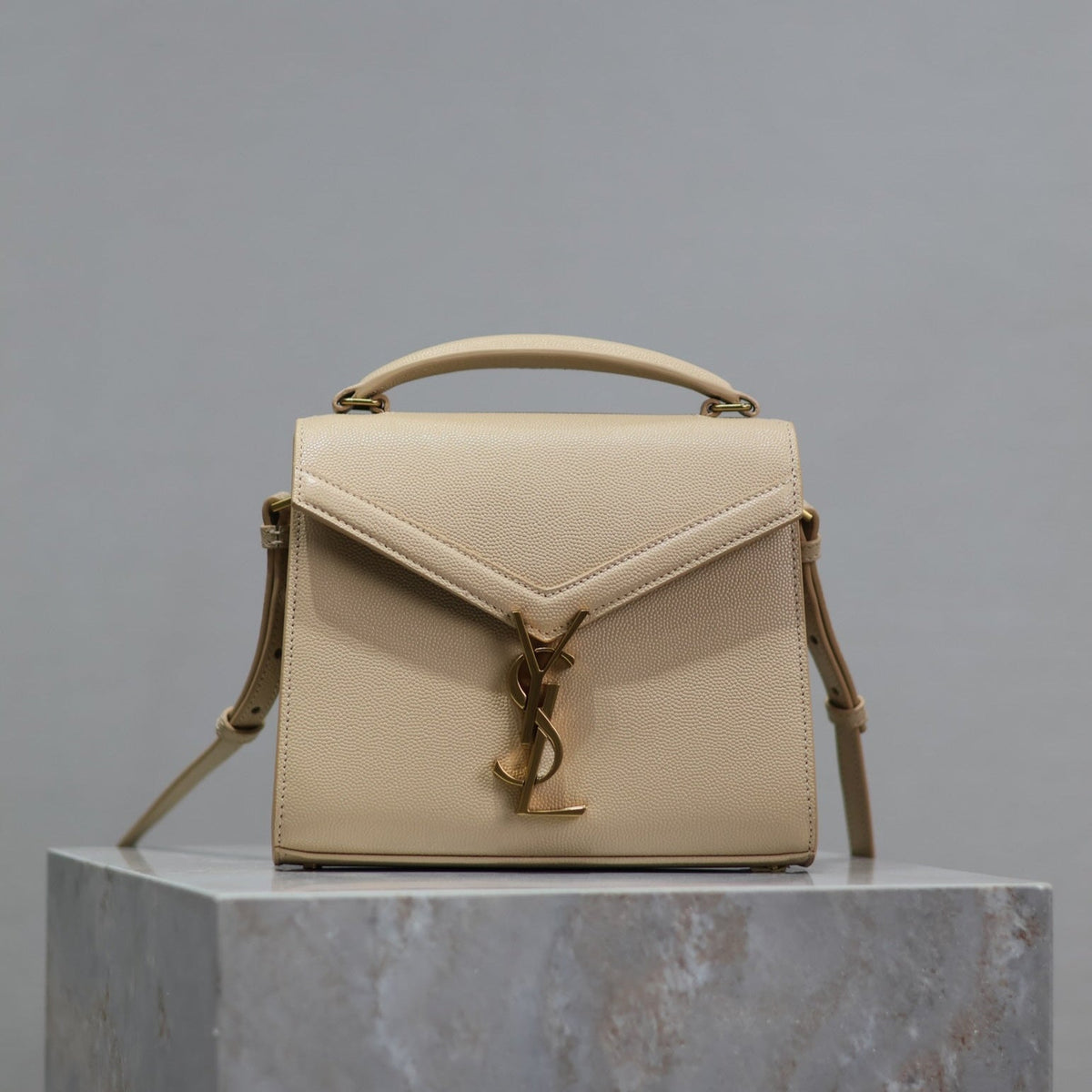 CASSANDRA MINI TOP HANDLE BAG 20 IN BEIGE CALFSKIN GOLD HARDWARE – Meejuri